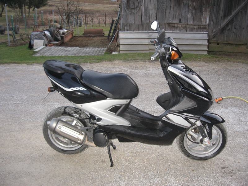 Yamaha aerox 100 cm3, 2003 god.