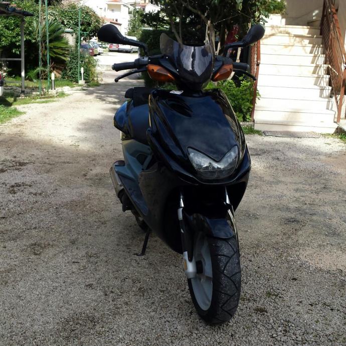 yamaha aerox 100, 2003 god.