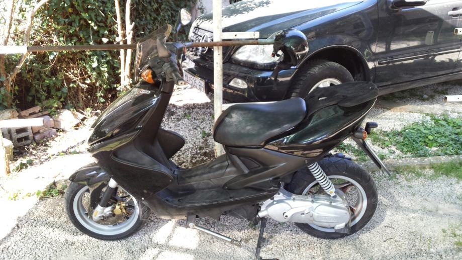 yamaha aerox 100, 2003 god.