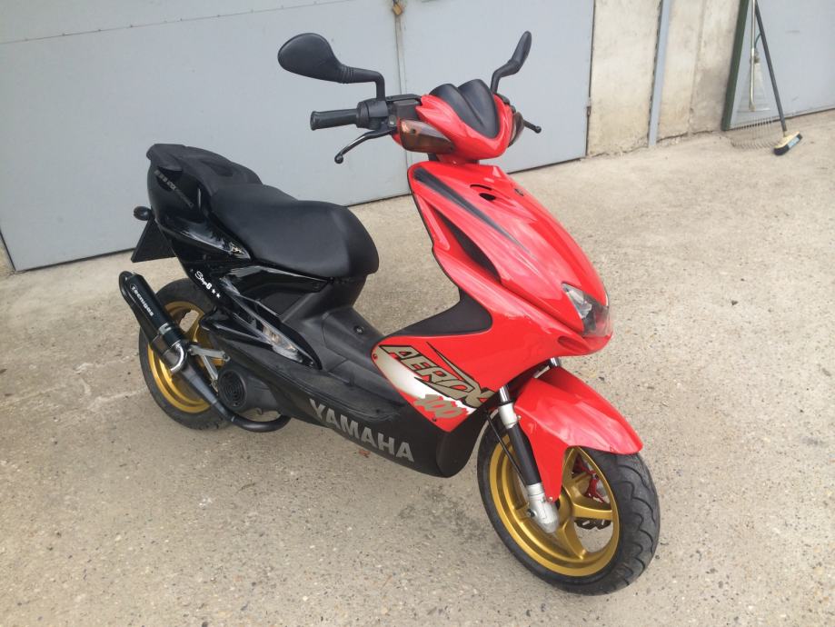 Yamaha aerox 100 cm3, 2001 god.