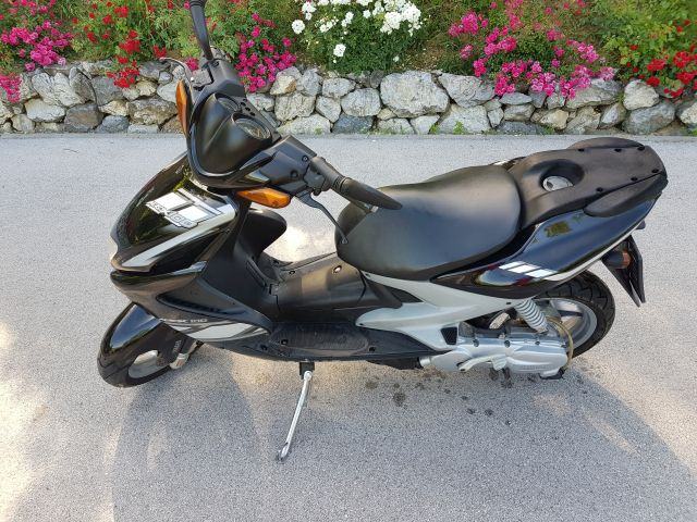 Yamaha aerox 100, 2002 god.