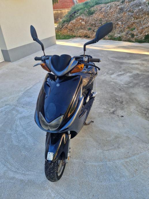 Yamaha Arox 100 cm3, 2003 god.