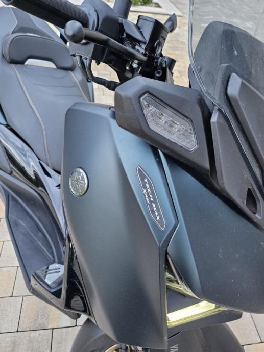 Yamaha CZD300 D-A X max tech max, 2023 god.