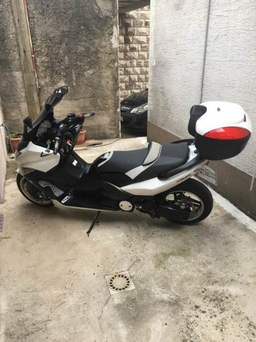 Yamaha T-max white max 499 cm3, 2010 god.
