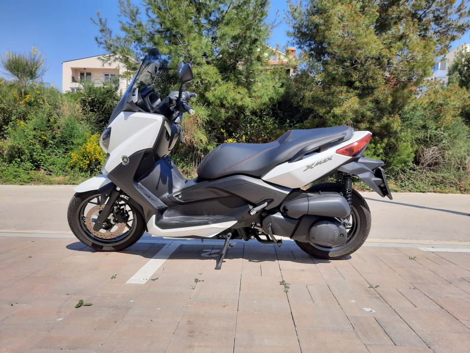 Yamaha X-MAX 250 2016. SAMO 4400 km, 2016 god.