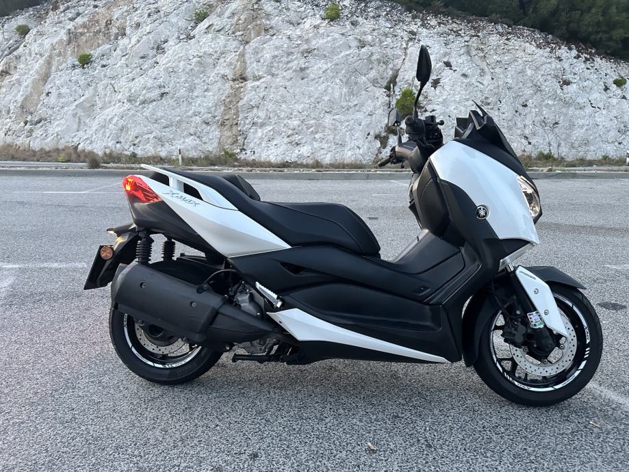 Yamaha XMAX 300 2017, 2017 god.