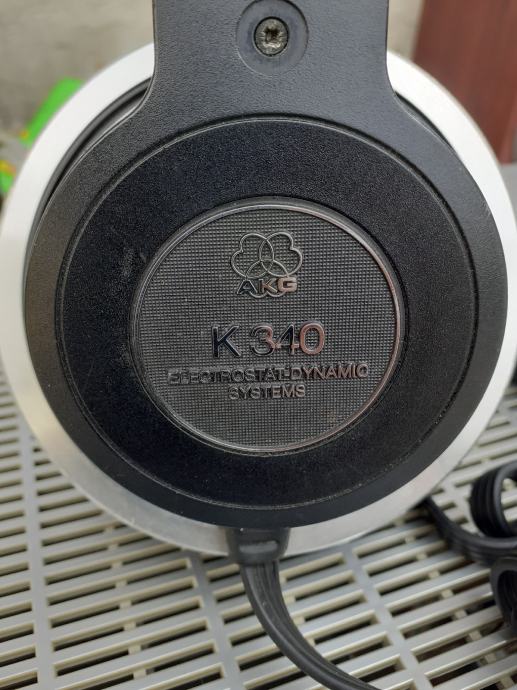 AKG K340
