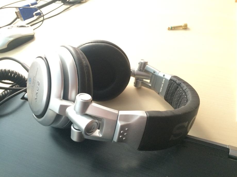 DJ slusalice SONY MDR-v700