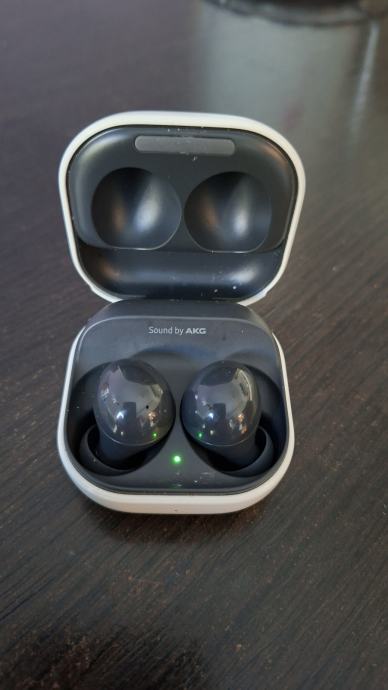 Earbuds 2 - desna ne radi