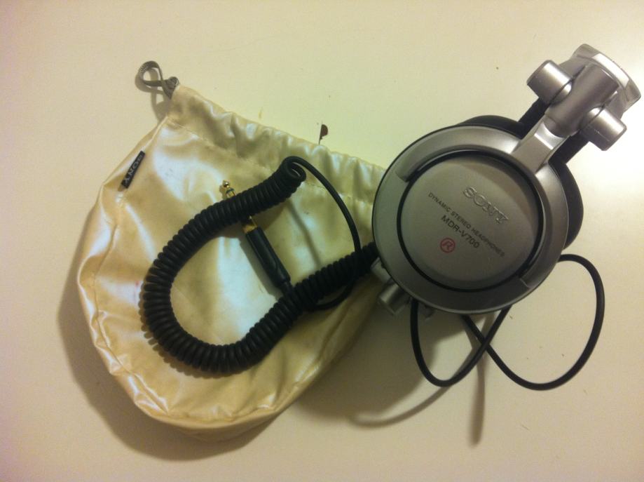 sony mdr-v 700
