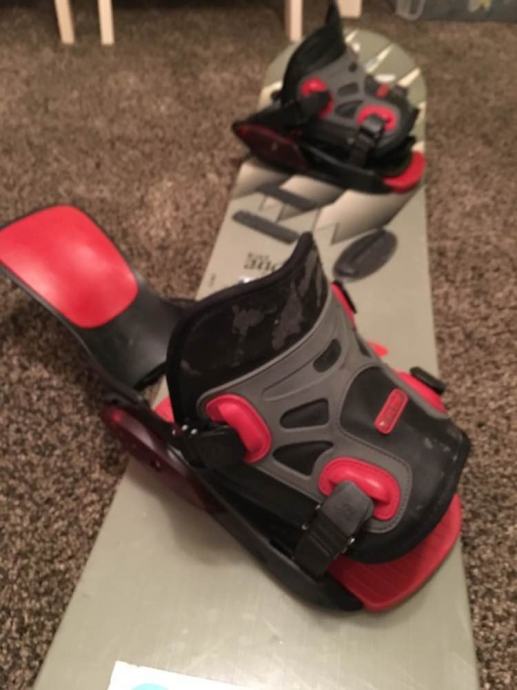 Snowboard K2 Spire 164 cm i vezovi Flow vel. L