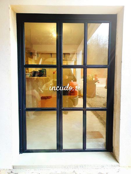 Metalna vrata sa staklom