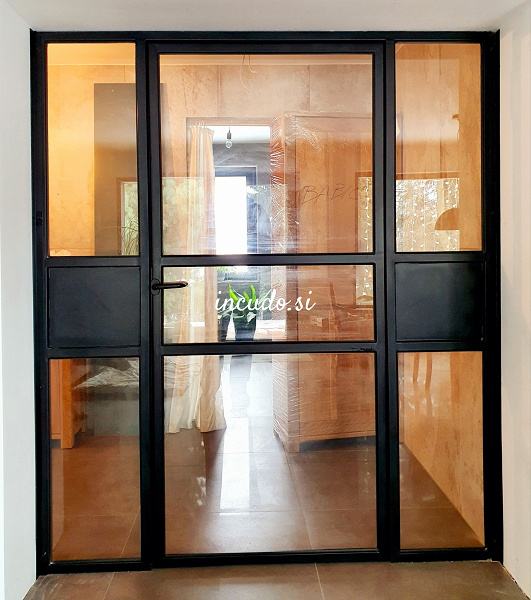 Metalna vrata sa staklom