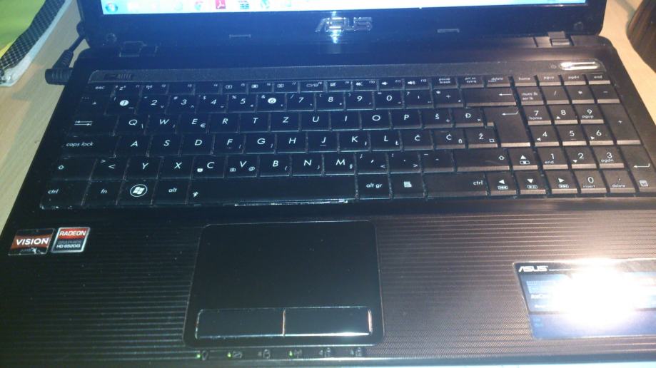 ASUS K53Z ***QUAD CORE***RADEON GRAFIČKA***POVOLJNO***