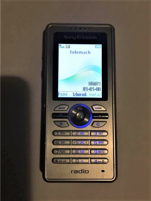 Sony Ericsson R300 mobitel, prima sve mreže