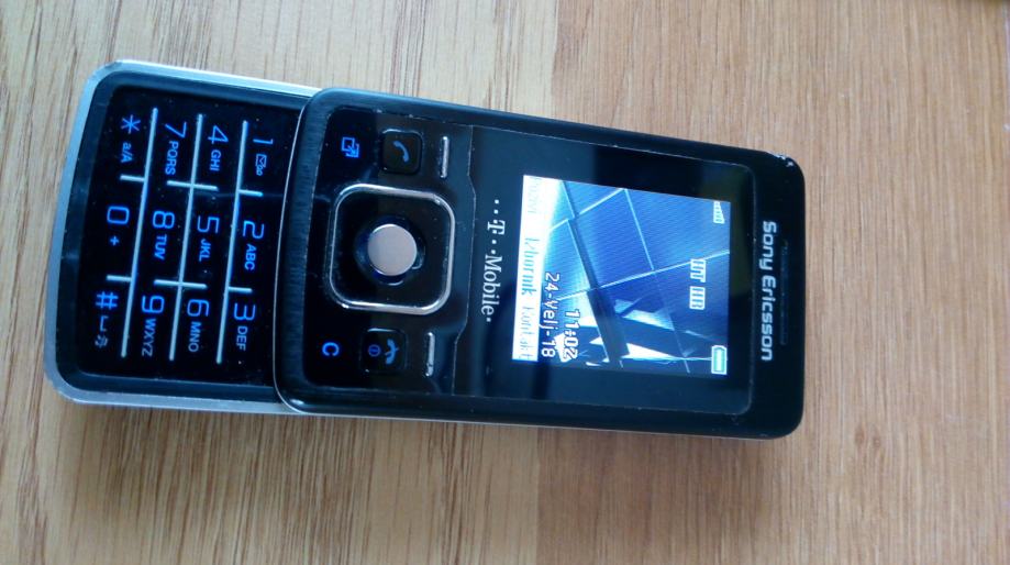 Sony Ericsson t303 t-mobil. Simpa bon bon