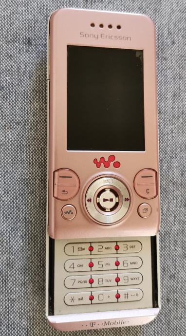 VINTAGE METRO PINK KLIZNI SONY ERICSSON W580 WALKMAN