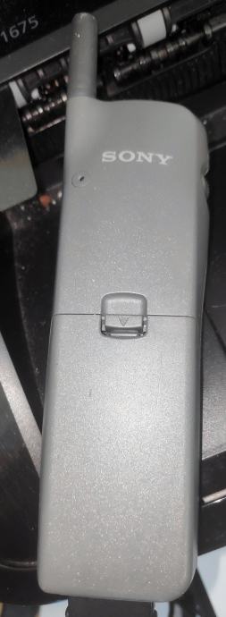 Retro mobitel Sony CMD-J5 s punjačem J5