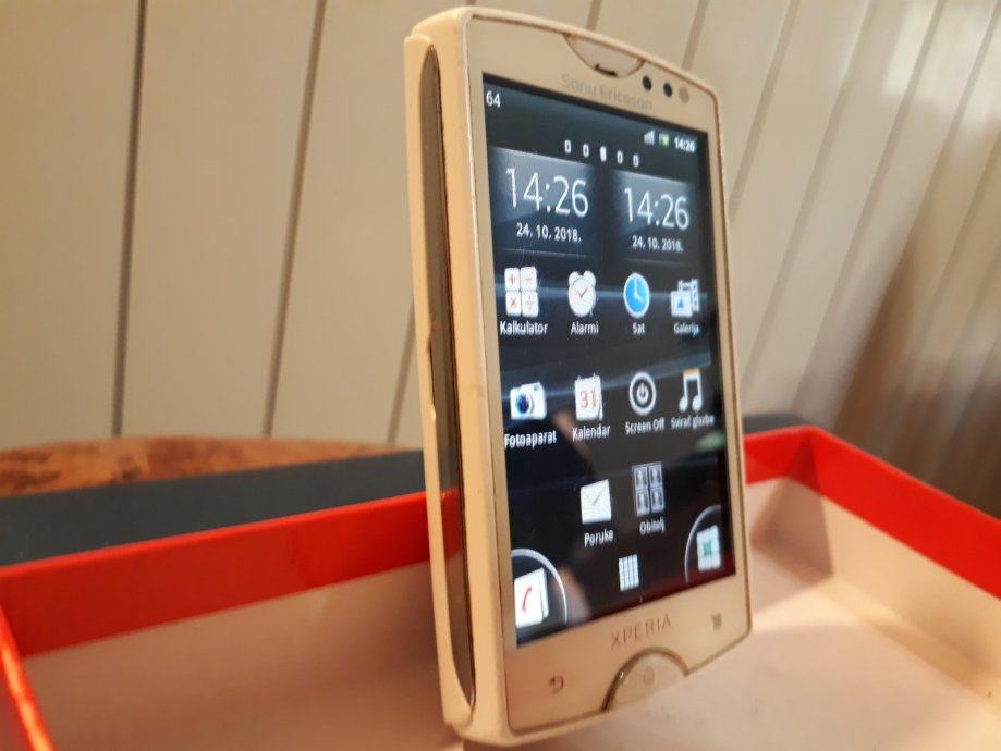 Sony Xperia ST15i Mini je u odličnom stanju na sve mreže,Hr.meni!!!!!!