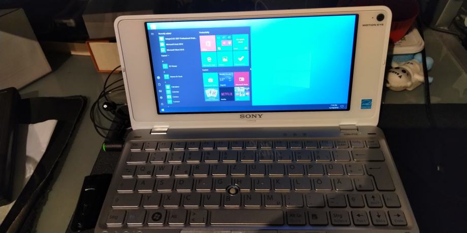 Sony Vaio VGN-P11Z Mini Notebook Ivory White SSD