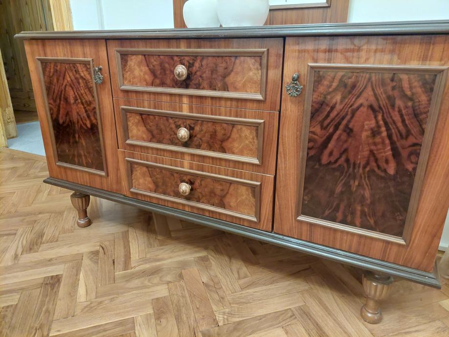 POKLANJAM KOMODU I ORMAR