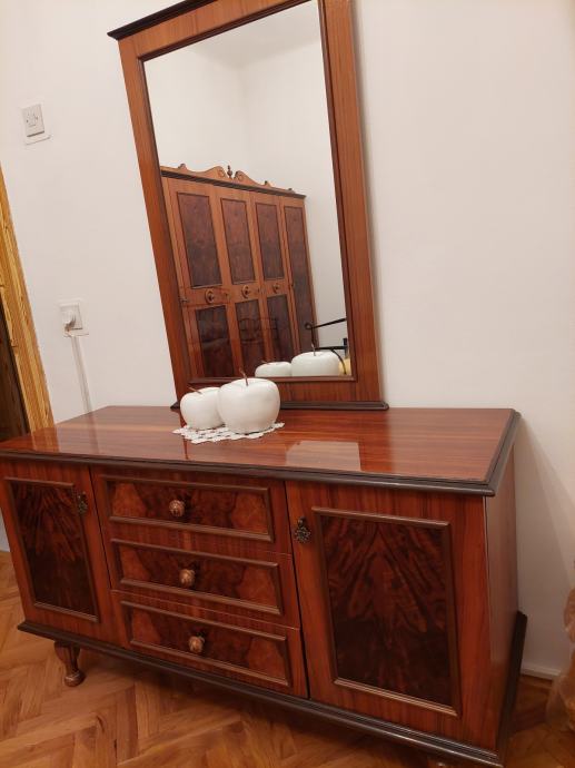 POKLANJAM KOMODU I ORMAR