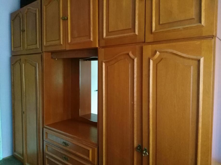 Masivni ormar za spavaću sobu