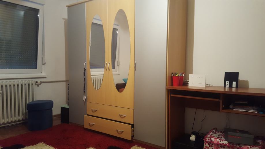 ORMAR U ODLIČNOM STANJU