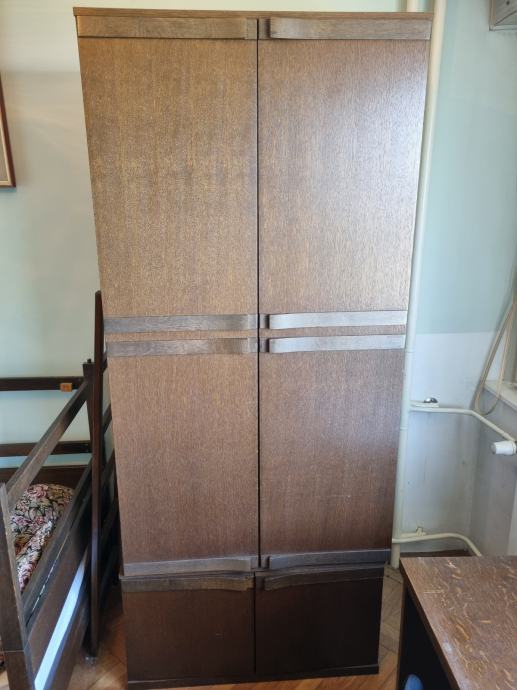 Poklanjam dva ormara