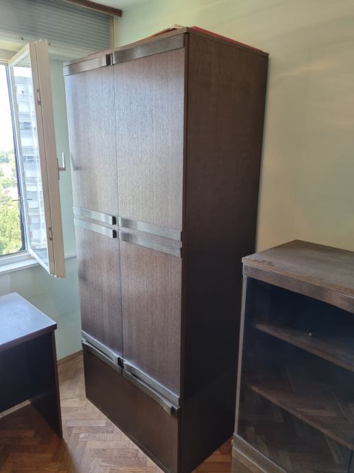 Poklanjam dva ormara