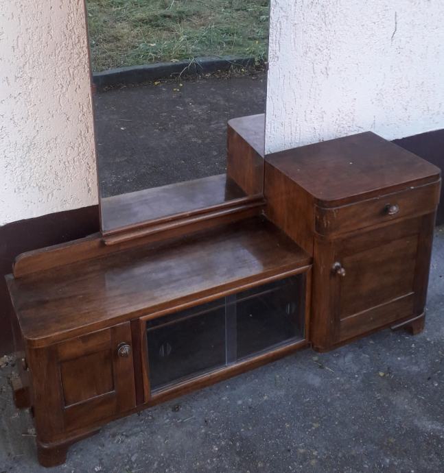 Starinska vitrina iz 1940-tih s ogledalom