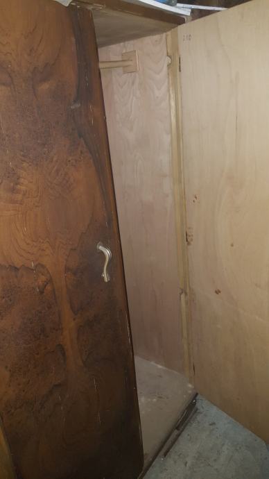 Starinski ormari - dva komada