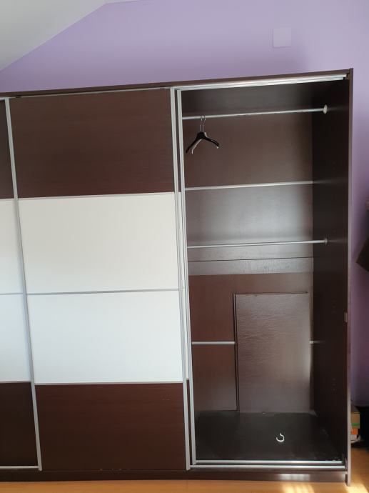 Trokrilni kvalitetni ormar 3 klizna vrata 270 x 66 x 225 d x š x v