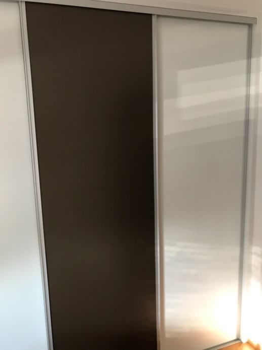 UGRADBENI ORMAR S KLIZNIM STJENKAMA, HITNO!!!