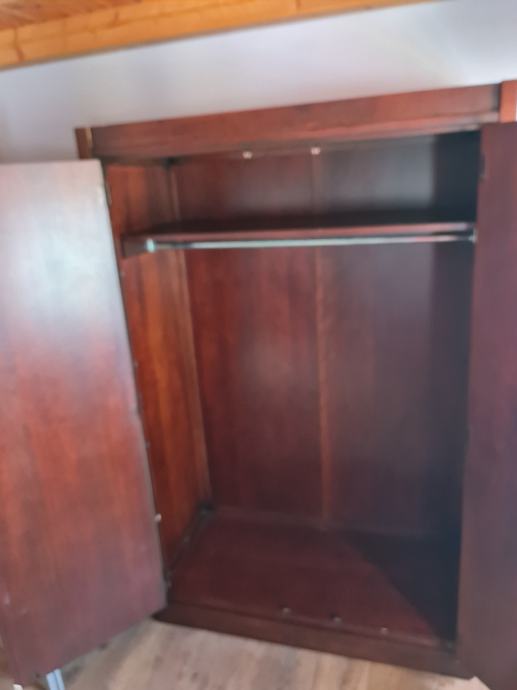 Američki garderobni ormar - puno drvo