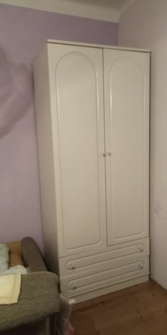 Bijeli visoki ormari