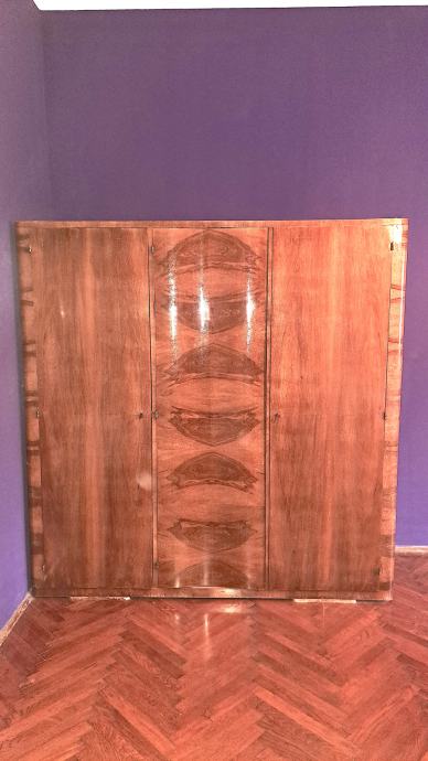 DRVENI TROKRILNI ORMAR