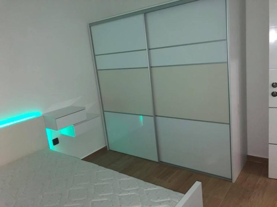 Garderobni ormar klizni