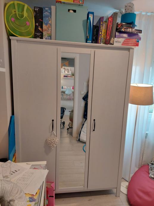 Komoda,ormar,dječiji krevetić i dječiji krevet