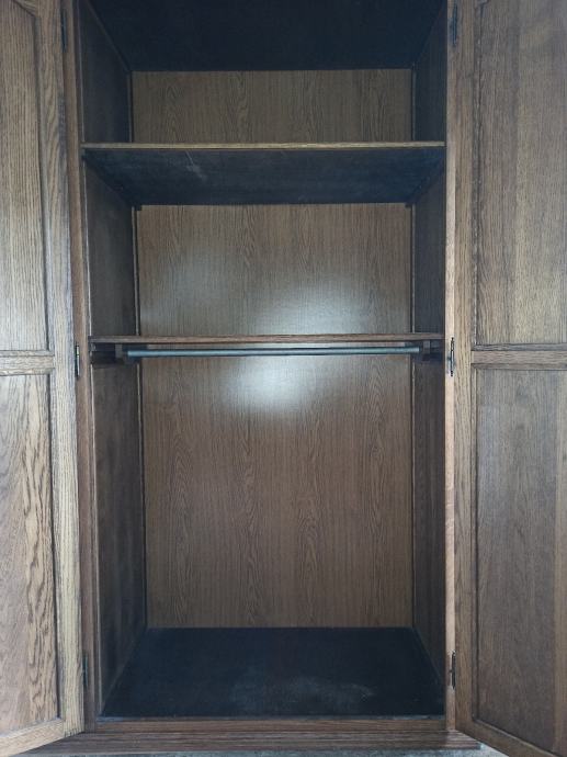 Masivni hrastov ormar