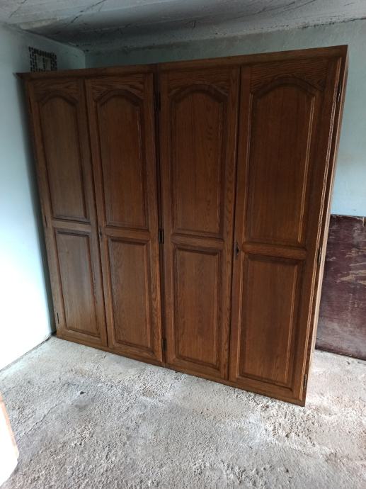 Masivni hrastov ormar