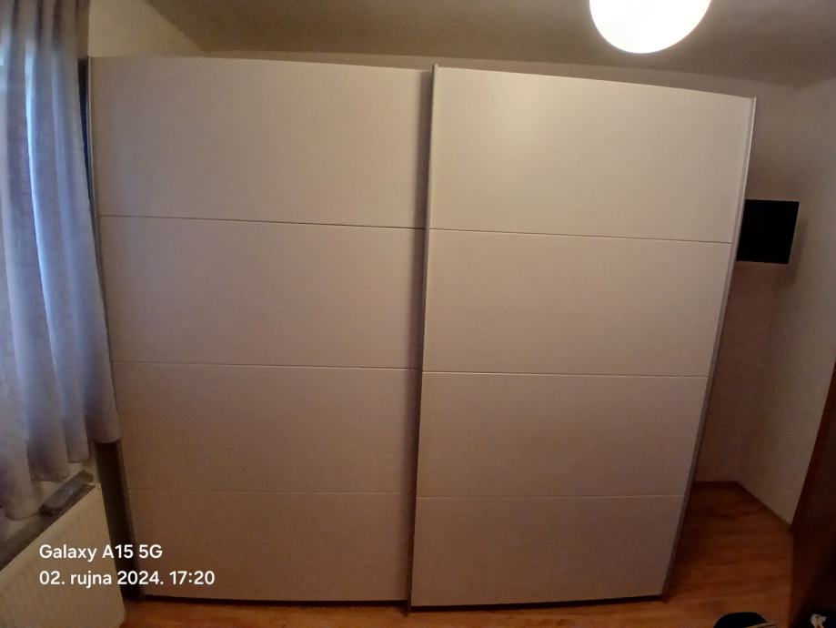 Ormar sa kliznim vratima + 2 noćna ormarića
