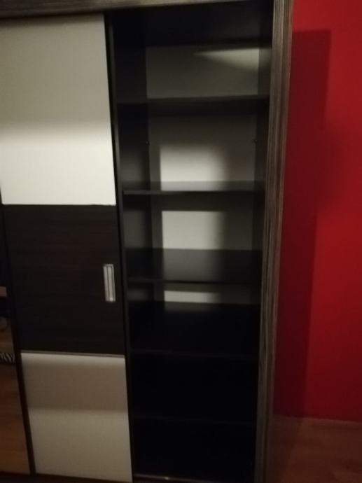 Ormar s kliznim vratima - HITNO !!!! 3-djelni