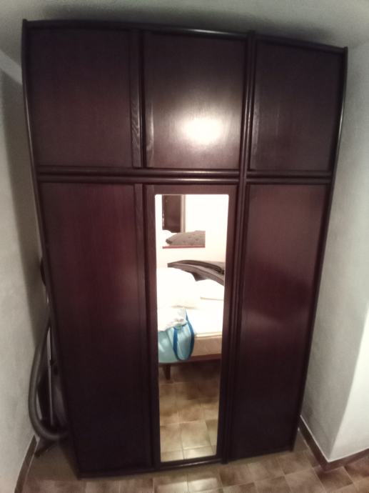 Prodajem ormar sa slike 136+80x230cm Očuvani O