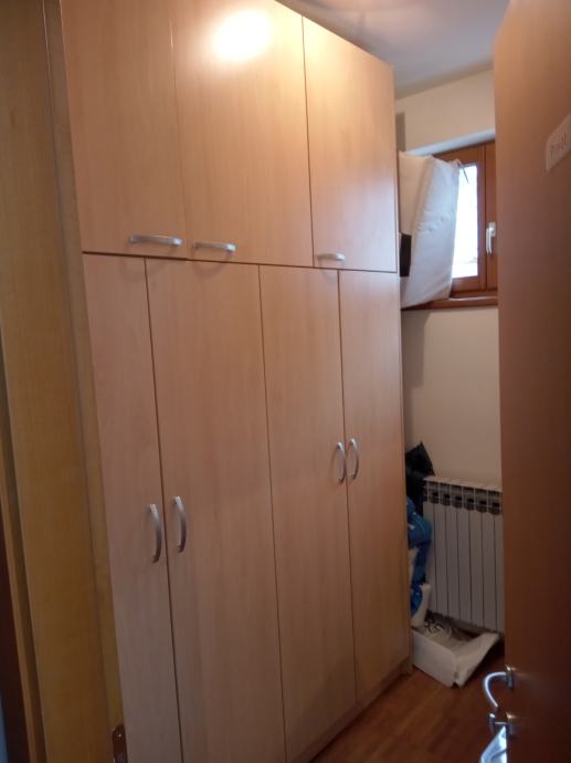 POKLANJAM ORMAR VISINA 270 CM X ŠIRINA 180 CM X DUBINA 62 CM