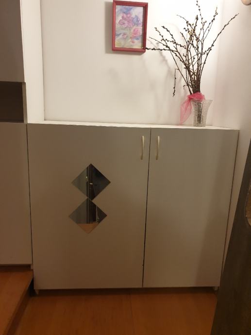 Ormari - HITNO POKLANJAM