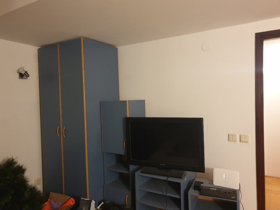 Ormari - HITNO POKLANJAM