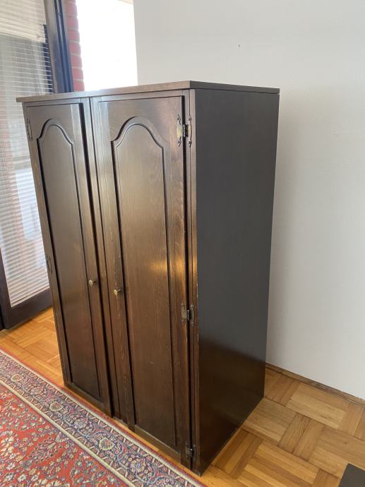 POKLANJAM drveni ormar