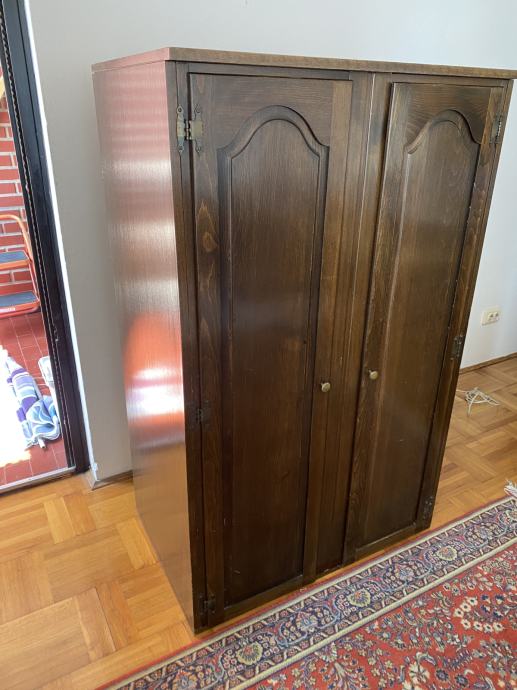 POKLANJAM drveni ormar