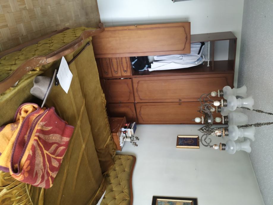 Poklanjam ormar za spavaću sobu, bračni krevet, i 2 ormara za dnevnu s